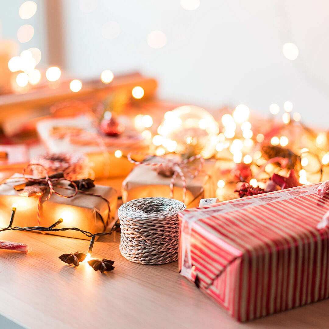 Searching gift FREE stock photos | picjumbo