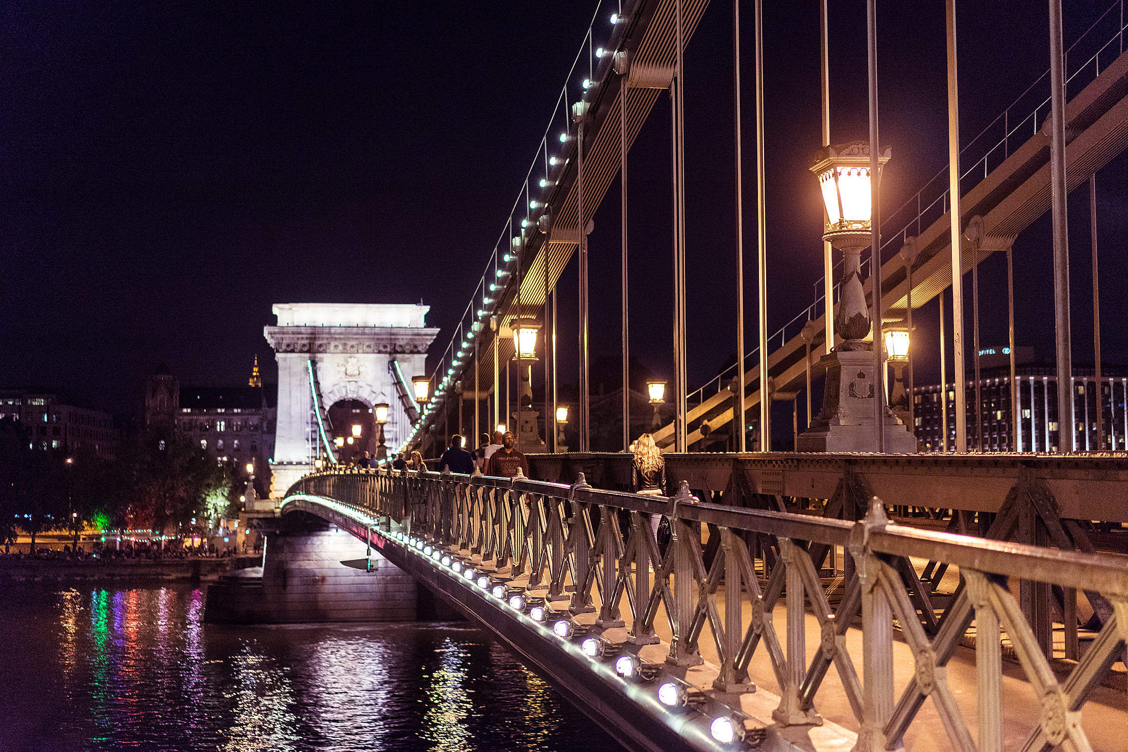 Széchenyi Chain Bridge in Budapest at Night Free Stock Photo | picjumbo