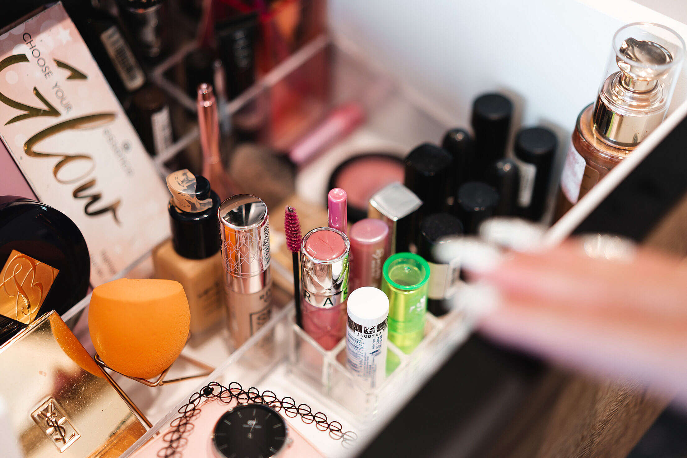 Women's Decorative Cosmetics Beauty Make Up Free Stock Photo | picjumbo