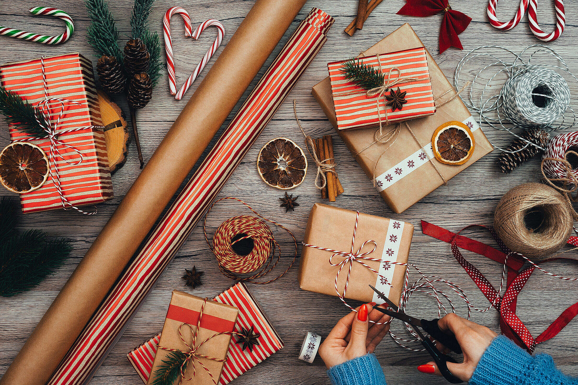 Wrapping Christmas Presents Free Stock Photo | picjumbo